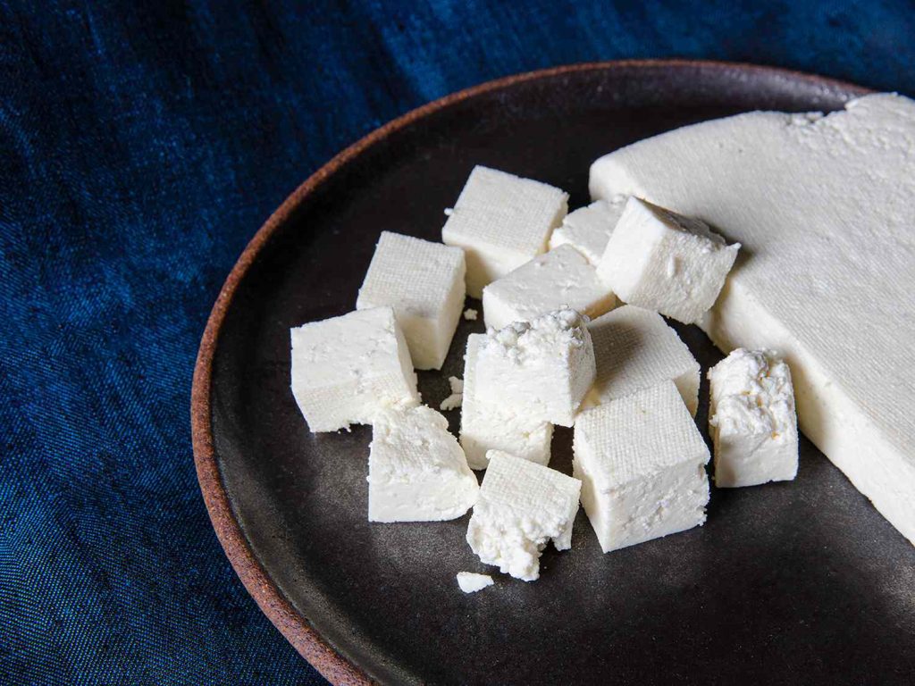 Choose the Right Substitute: 18 Alternatives of Feta Cheese - Mothers ...