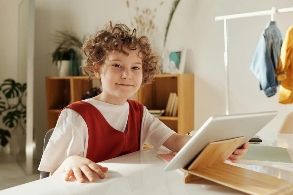 Screen Time That Sparks Creativity: 7 Free Art Apps for Kids - Mothers ...
